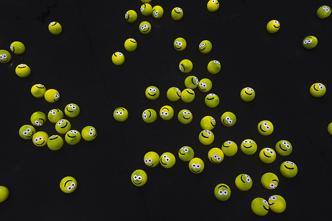 A Thousand Smiley Faces - YAMIN LI 李雅敏