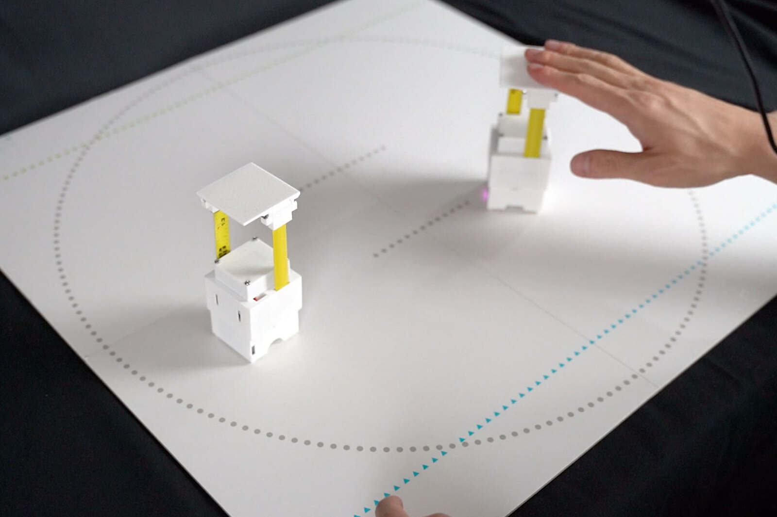 HapticBots (2021) - Daniel Leithinger