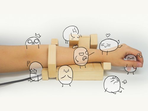 TRANSFORM (2014) - Daniel Leithinger