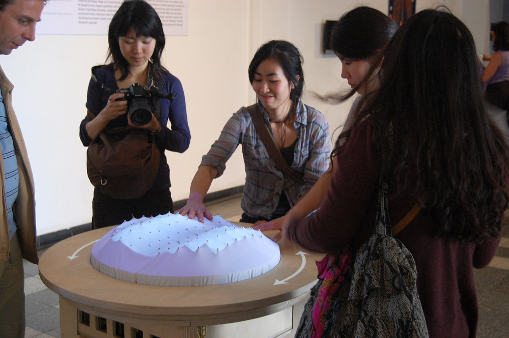 Relief (2009) - Daniel Leithinger