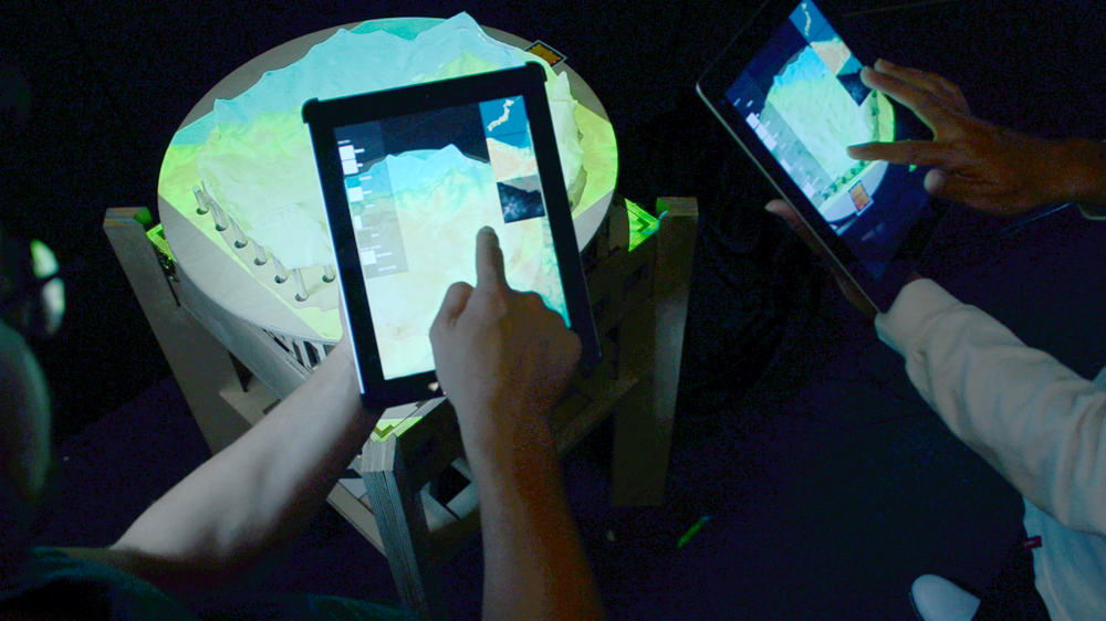 Sublimate (2013) - Daniel Leithinger