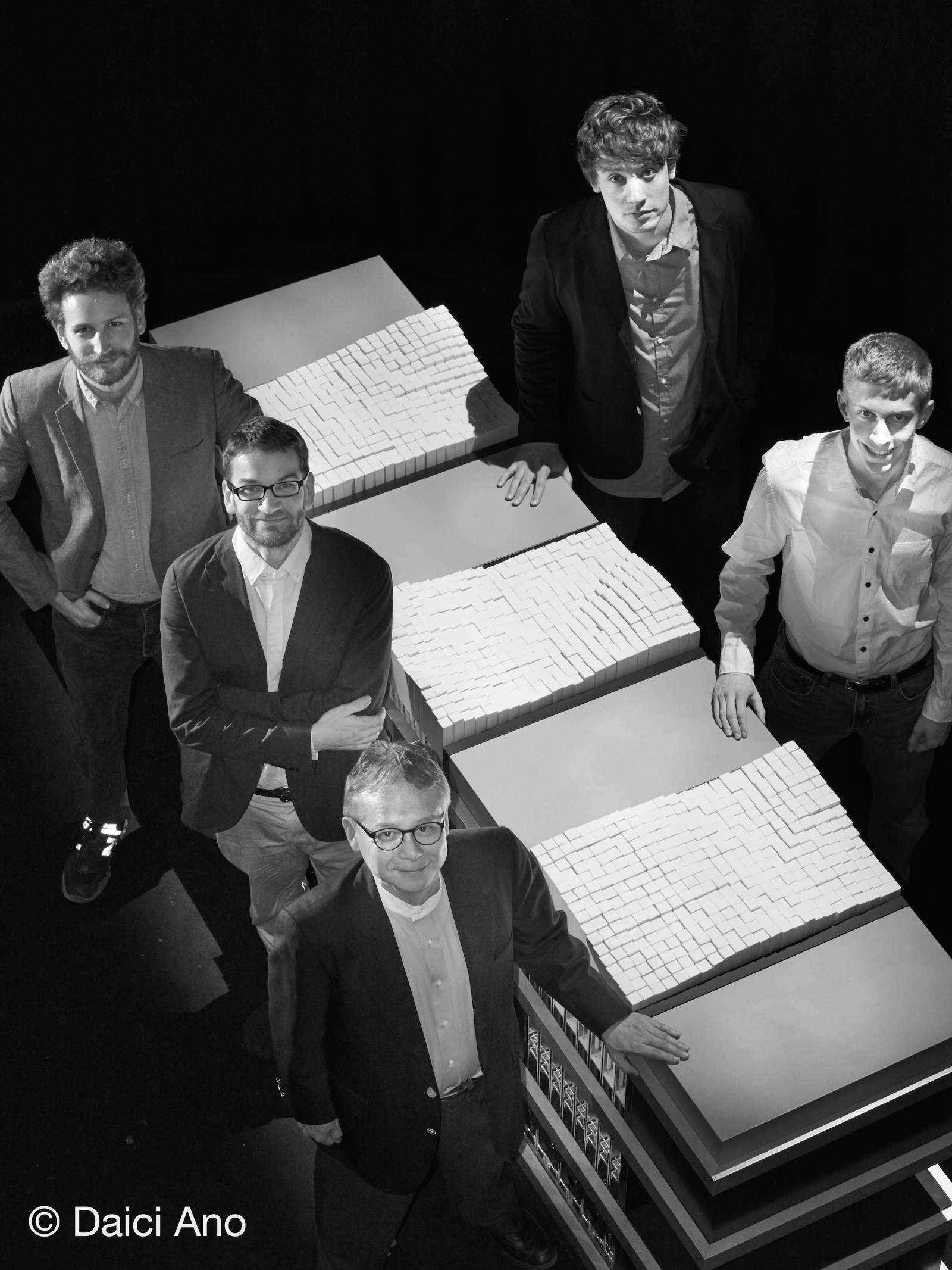 TRANSFORM (2014) - Daniel Leithinger