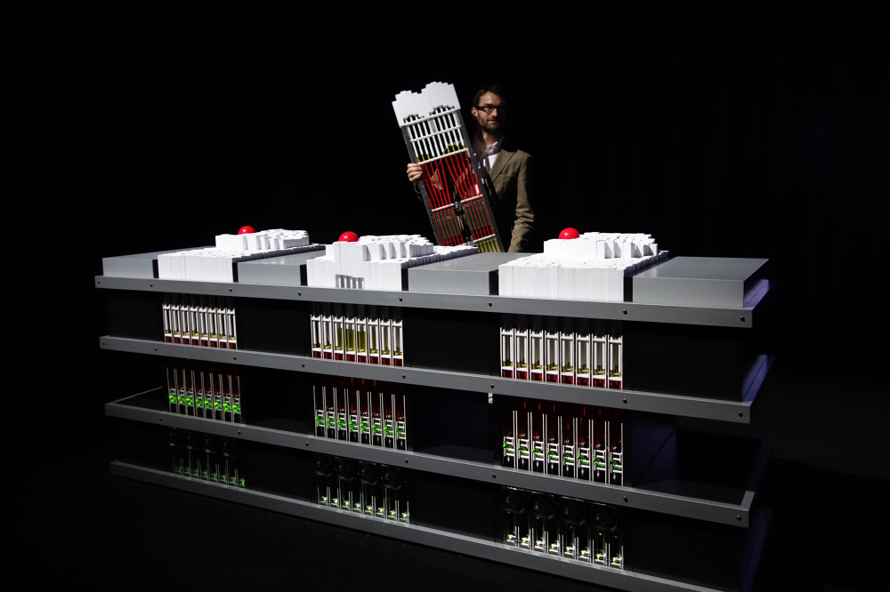 TRANSFORM (2014) - Daniel Leithinger