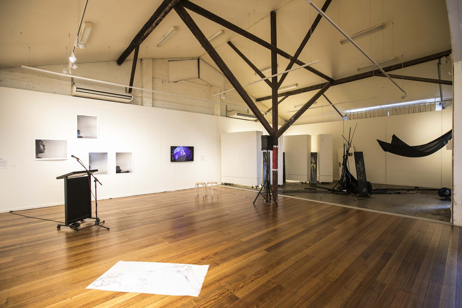 Installation Incinerator Gallery - Bon Mott