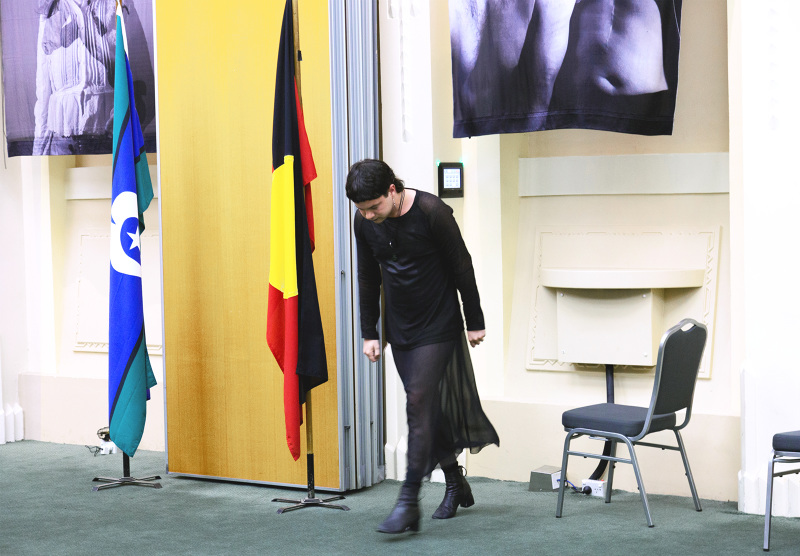 Richmond Town Hall, Performance by Sean Miles - Bon Mott