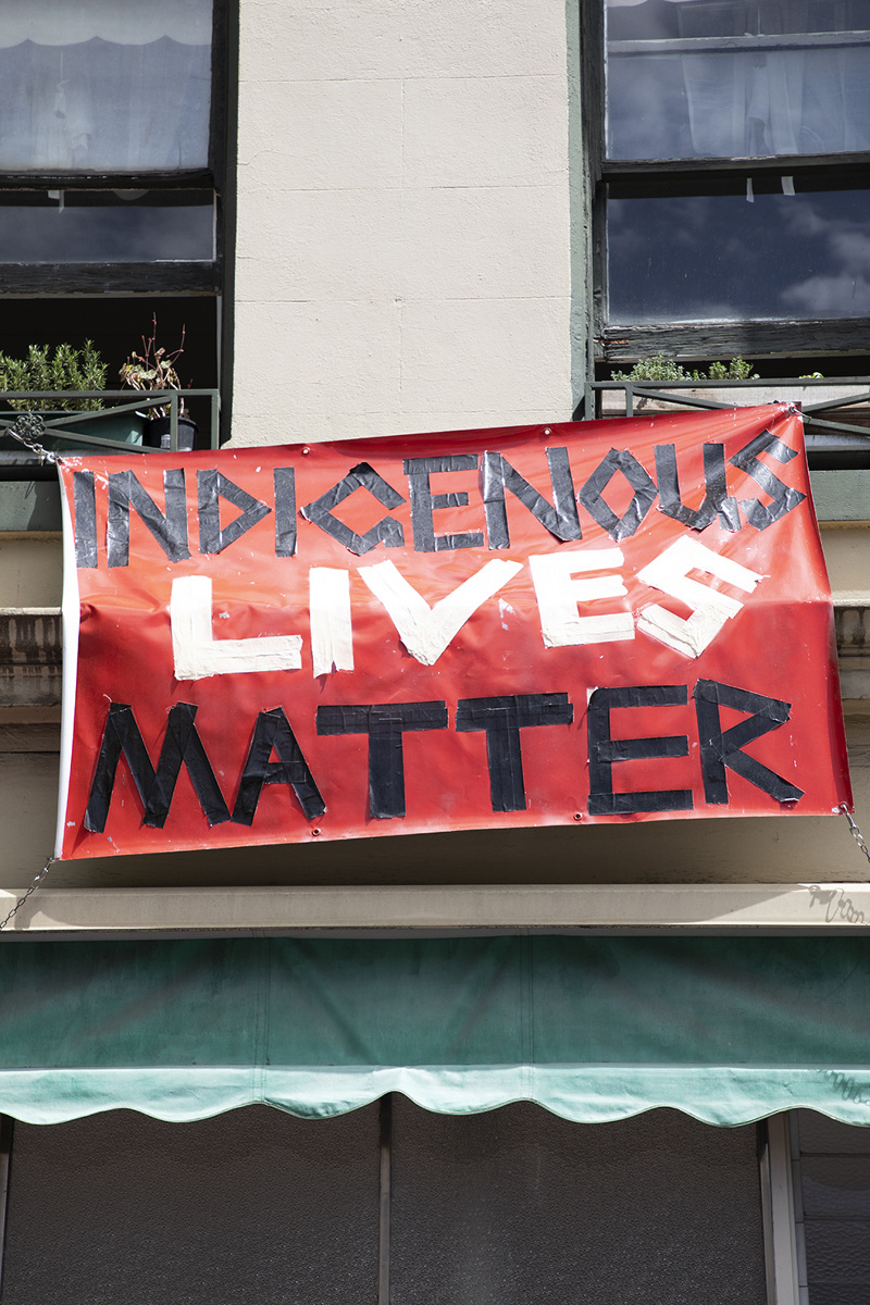 Sean Miles and Bon Mott - Bon Mott