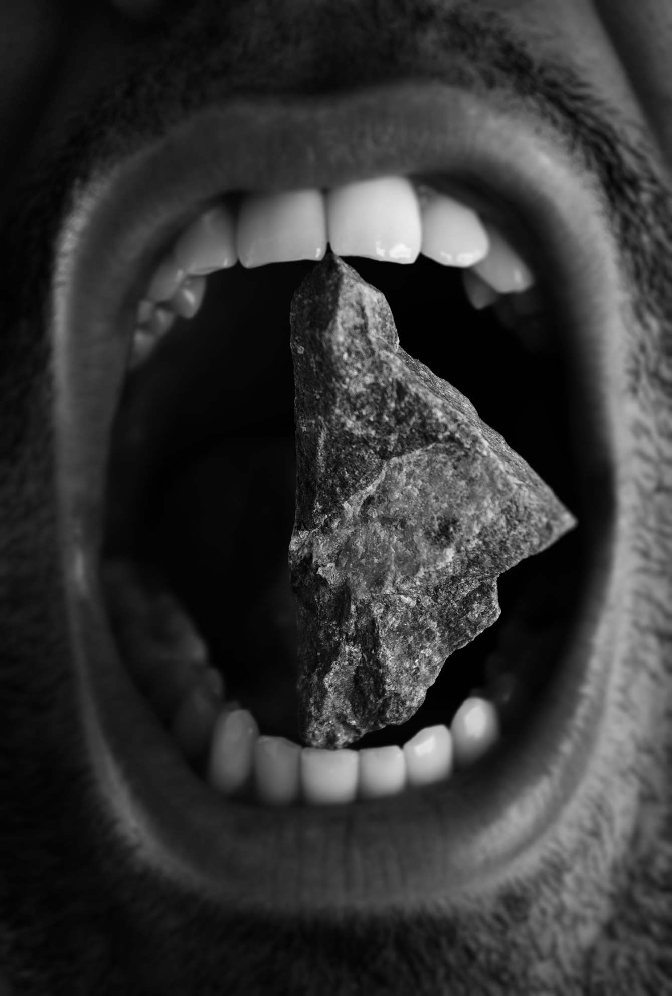 Stone in my teeth - Esteban Zapata / Projects