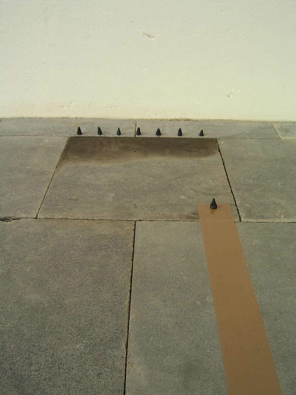 Sculpture who knows how to touch the ceiling #7 - Leonie van der Plas