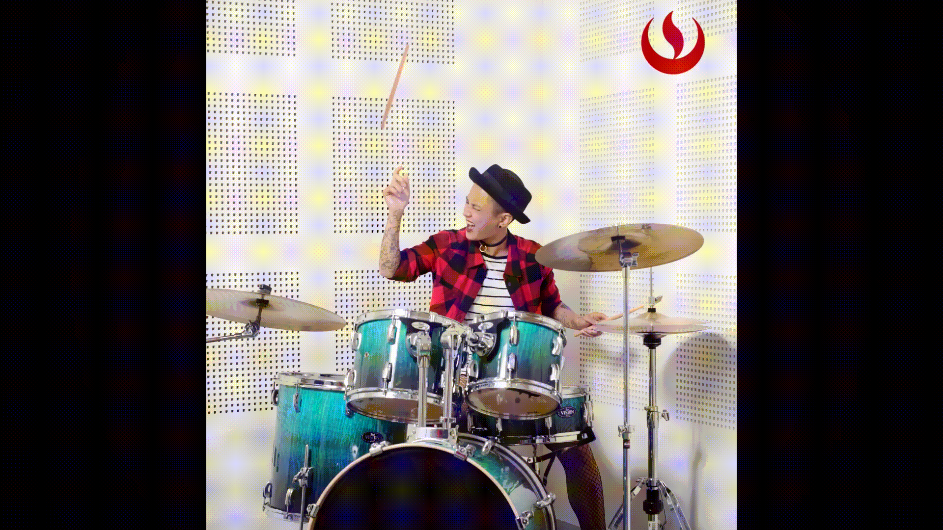 UPC gifs - Magnolia Lopez de Castilla