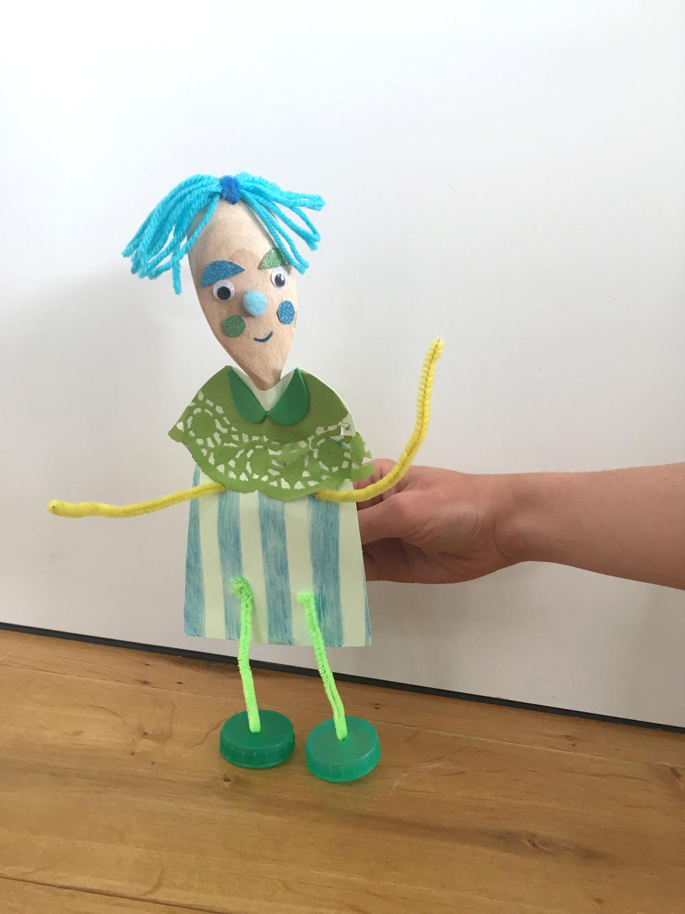 Spoon Rod Puppet (Making Activity) Click for more info - Ella Mackay