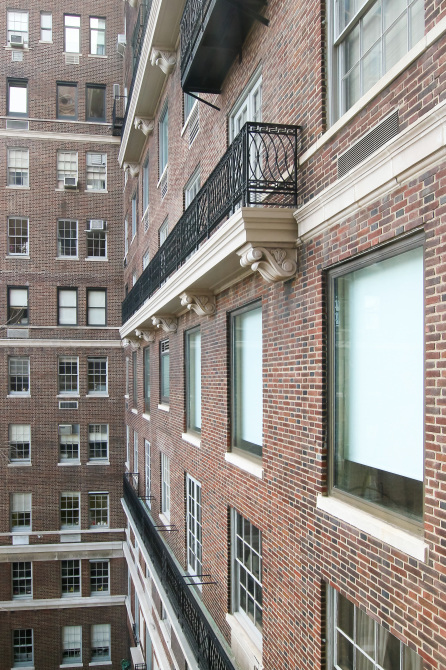 One Sutton Place South - Jonathan Lundstrom