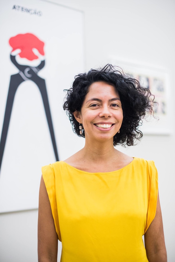 bio / cv - Aline Motta