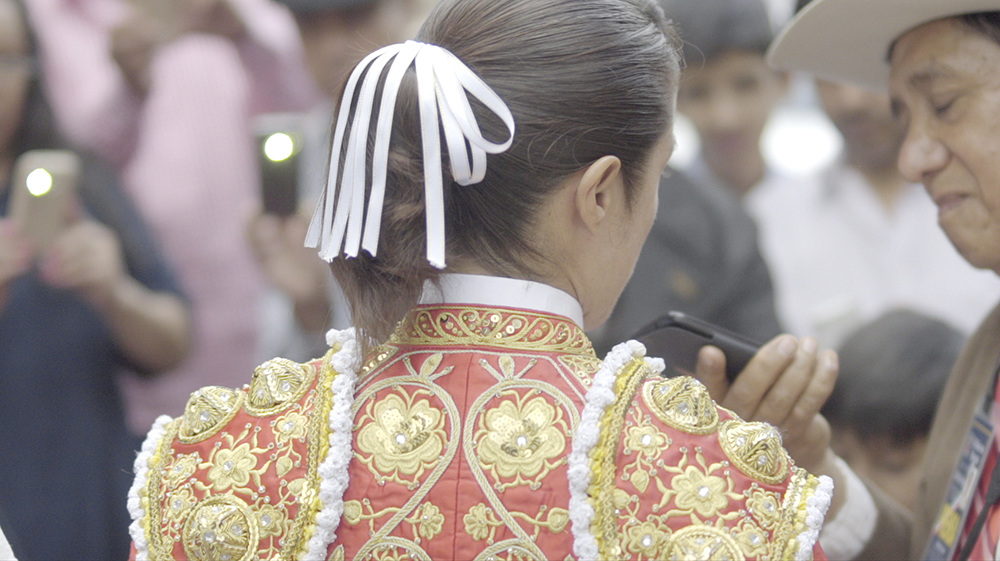 HILDA TENORIO: ENCERRONA - Manuel Díaz - Artista Visual