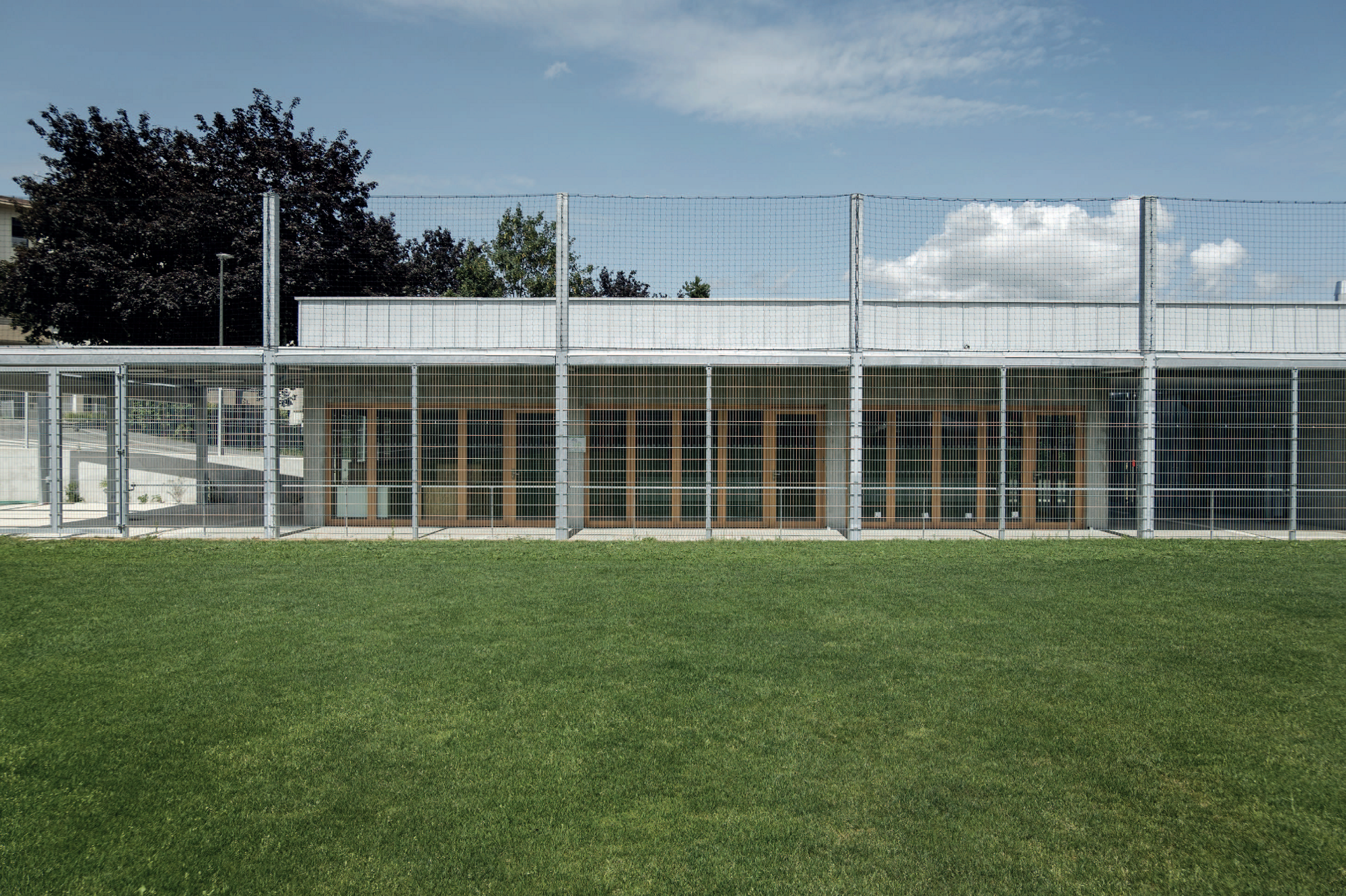 CLUB-HOUSE ET VESTIAIRES DE FOOTBALL - Agence Y.architectes