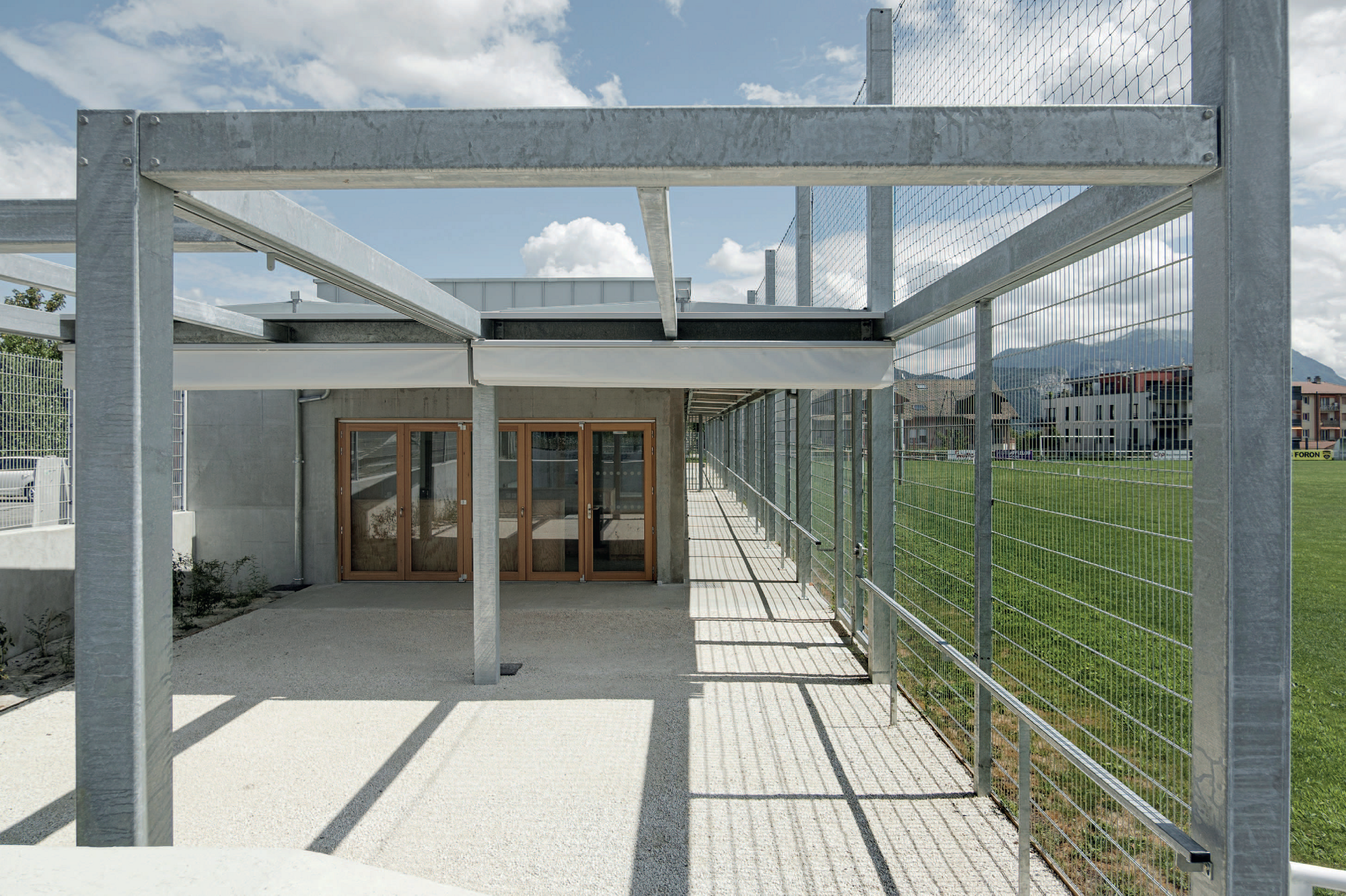 CLUB-HOUSE ET VESTIAIRES DE FOOTBALL - Agence Y.architectes