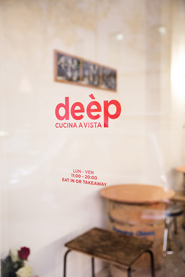 deèp Restaurant Visual Identity - www.cvargas.com