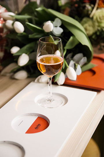 deèp Restaurant Visual Identity - www.cvargas.com