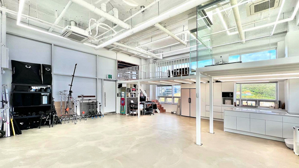 about Studio Wave - Studio Wave