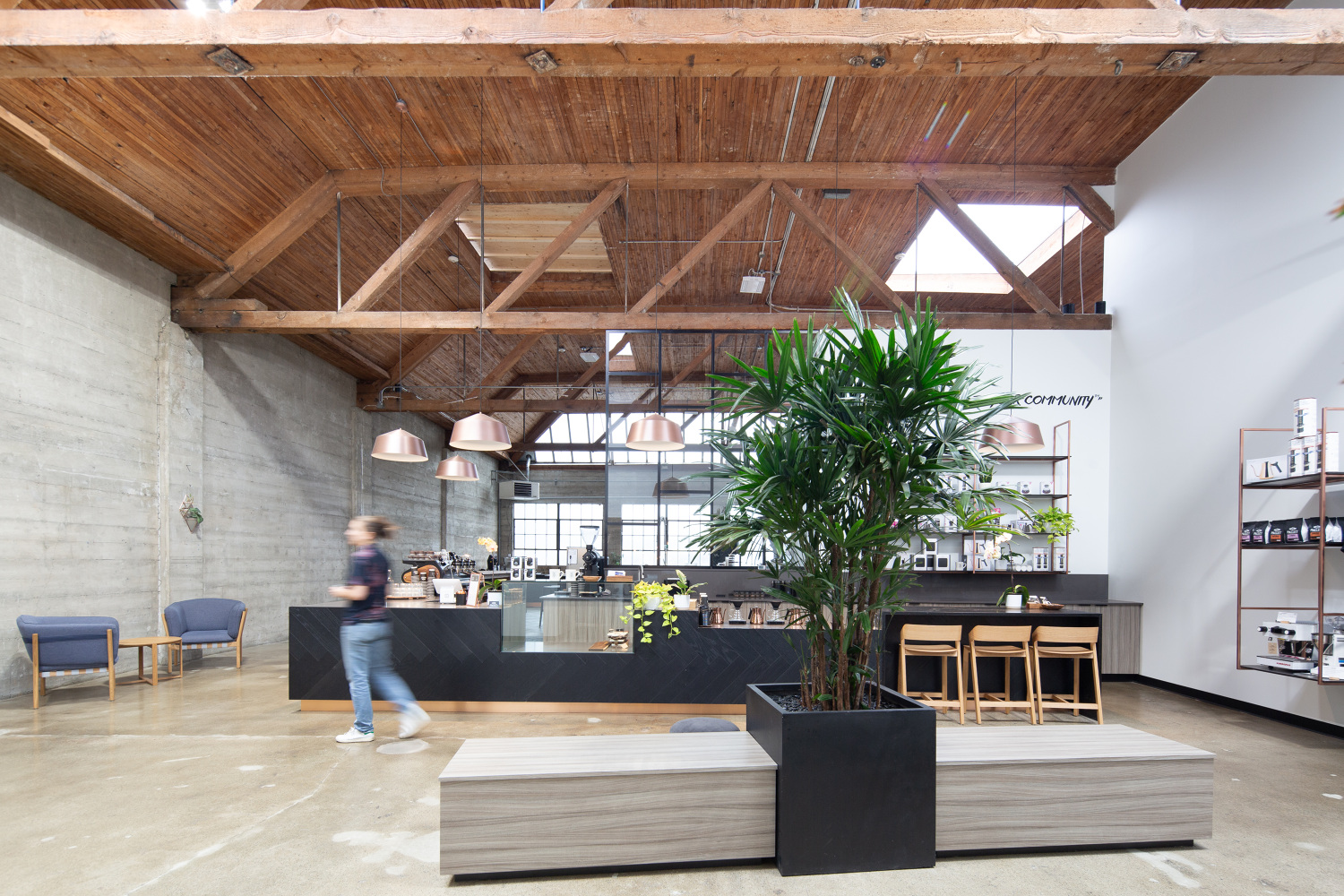 Pallet Coffee Roasters - Skladan Architecture Ltd.