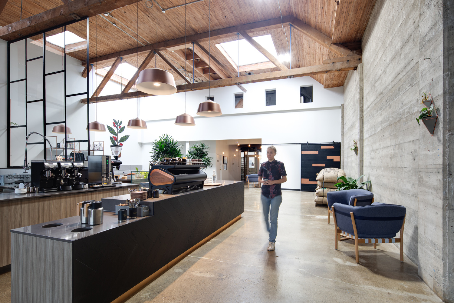 Pallet Coffee Roasters - Skladan Architecture Ltd.