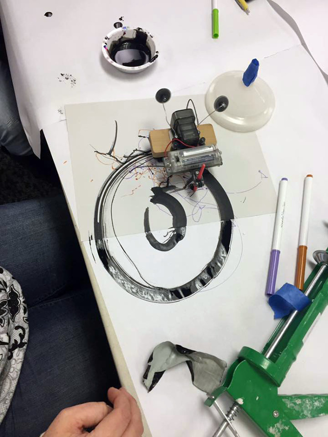 DIY Drawing Machines - madelinesorenson.com