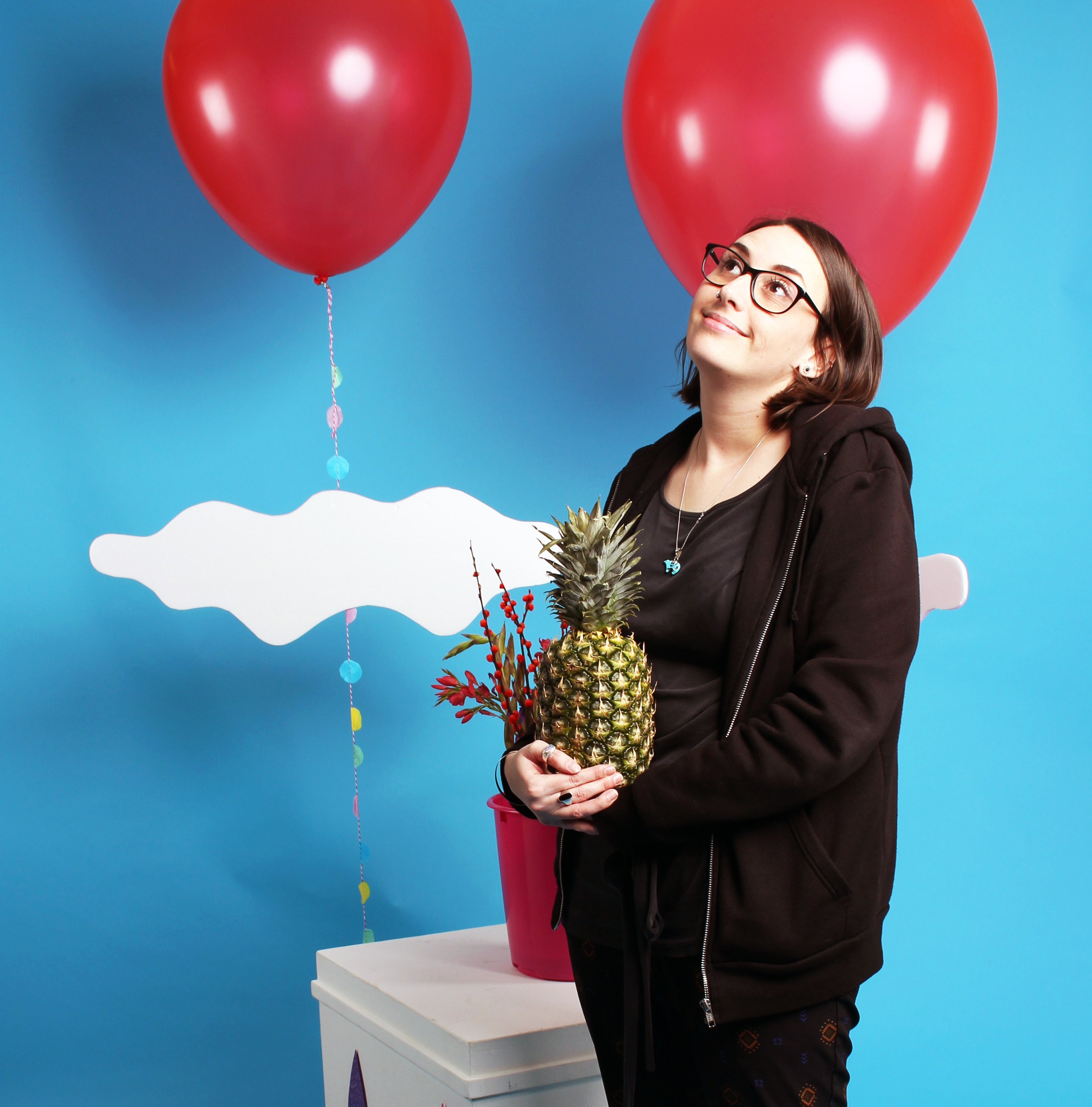 ABOUT / CONTACT - Laura.Sheldon