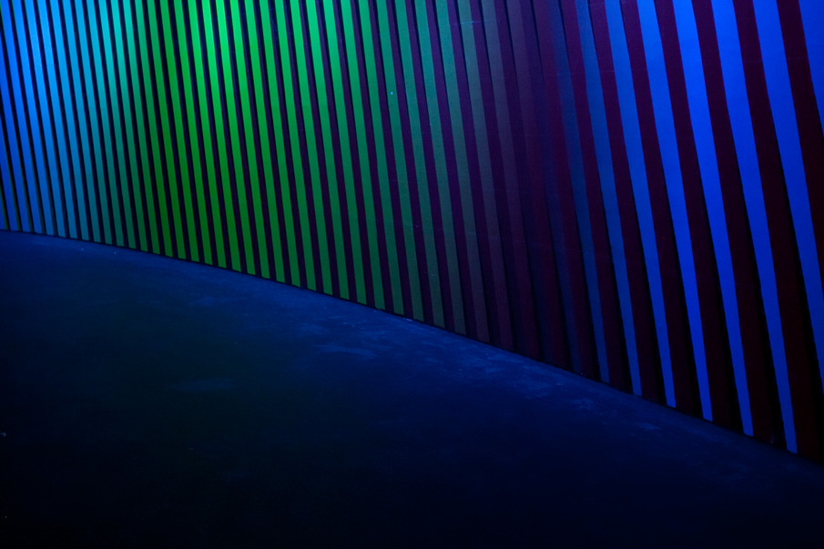 Color-changing wall graphic - Verena Michelitsch