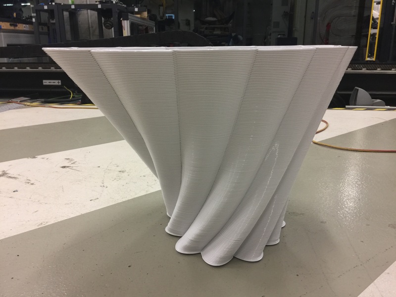 Large Scale Hyperbolic 3D Printing - BENNETT3D