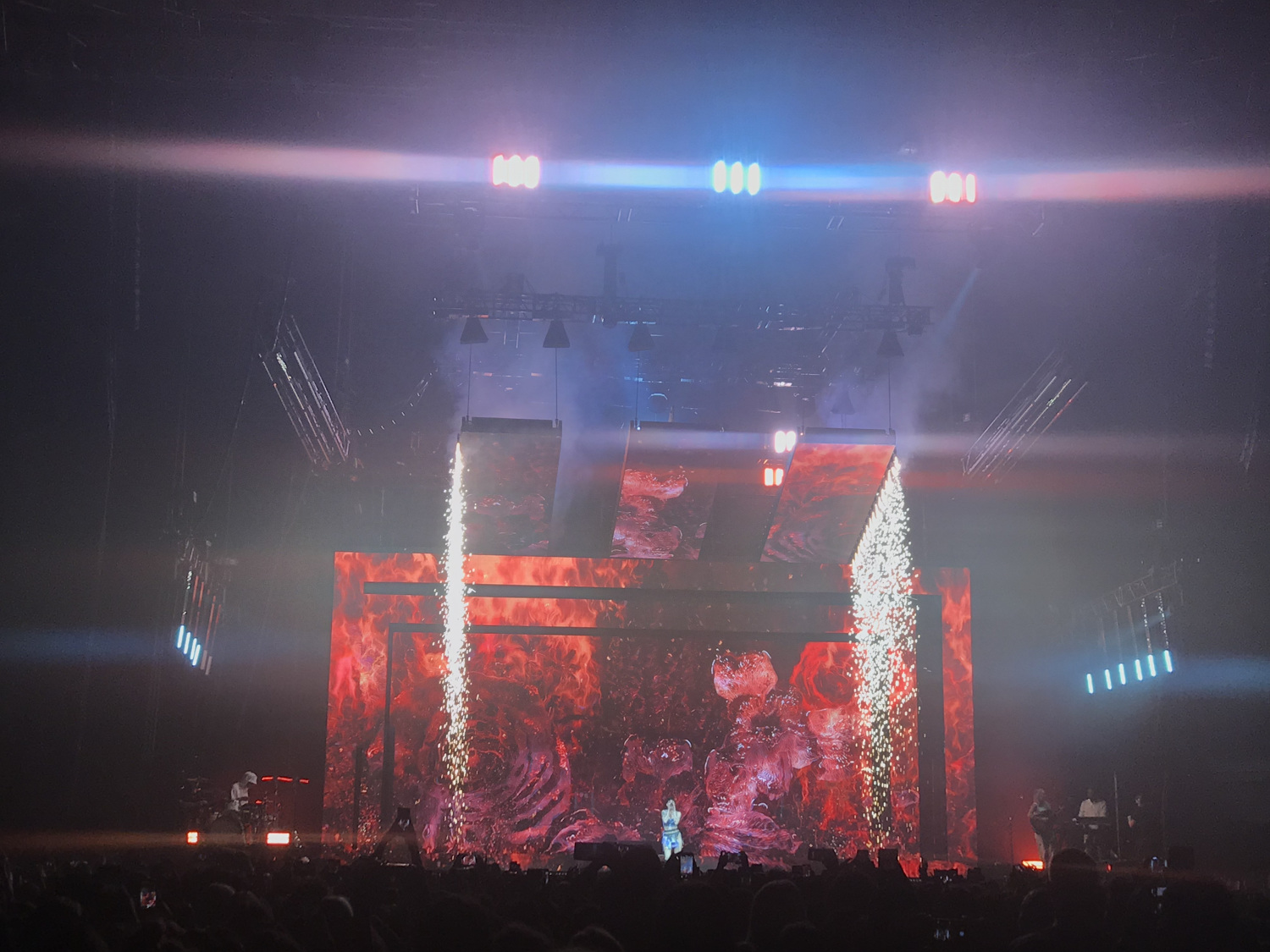 HALSEY - MANIC WORLD TOUR - Aude Guivarc'h New Media Artist Multimedia ...
