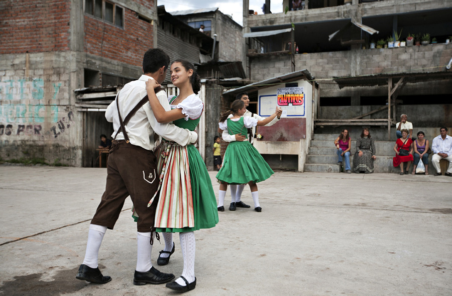 PROJECT POZUZO - www.katjakulenkampff.com