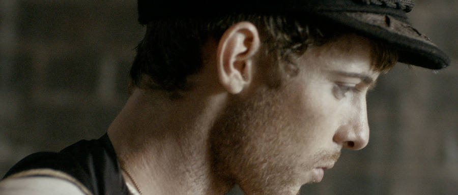 Crystal Fighters / Champion Sound (Dir.) - B + L