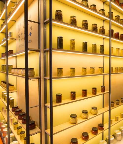 // MCA stand design - IreneGonzalo