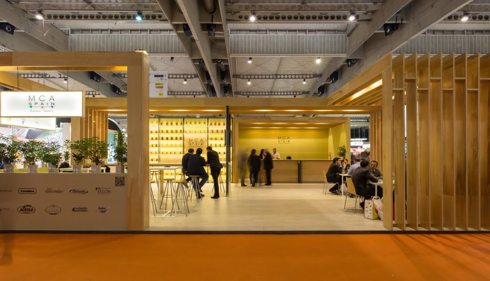 // MCA stand design - IreneGonzalo