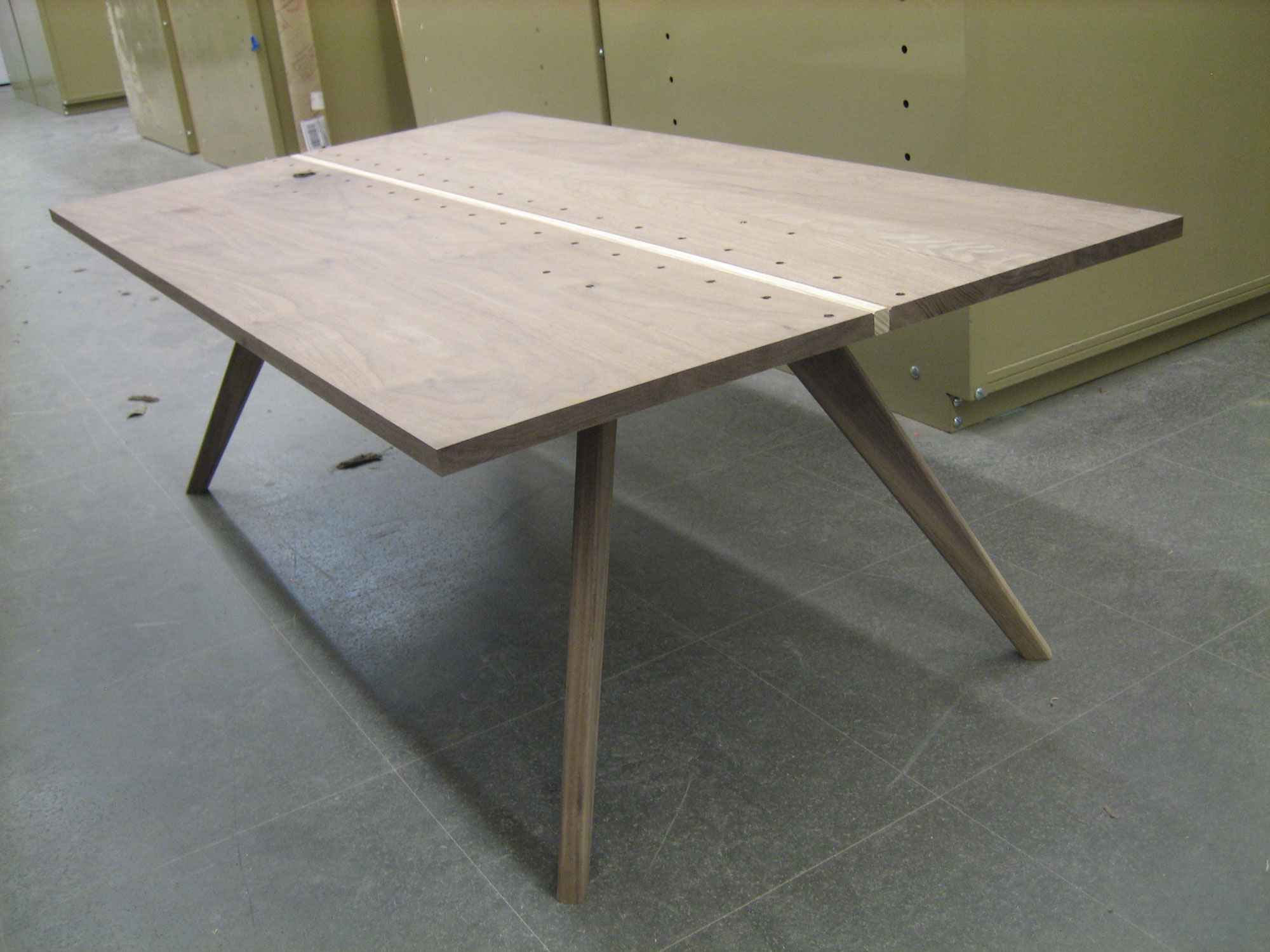 Cross-Stich Table - Kaeo Helder - Industrial Designer