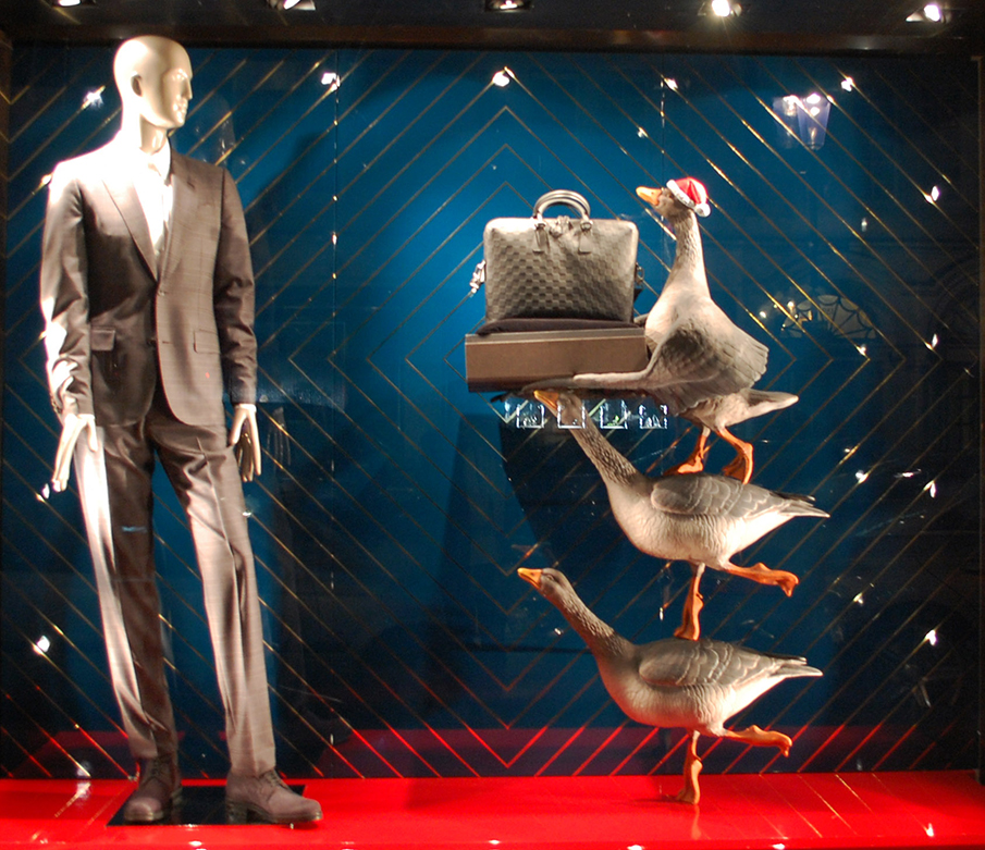 Lv 2022 Christmas Animation Screencaps | Paul Smith