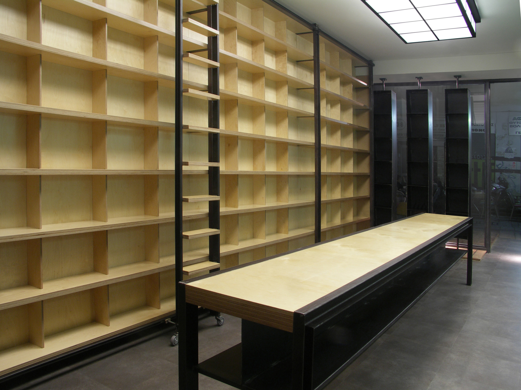 POLIS BOOKSHOP - flux-office