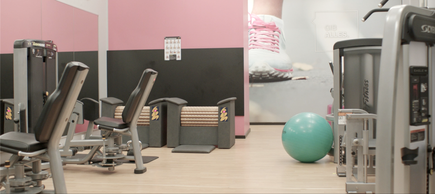 2021 The invisible cloth - PAULA ABALOS