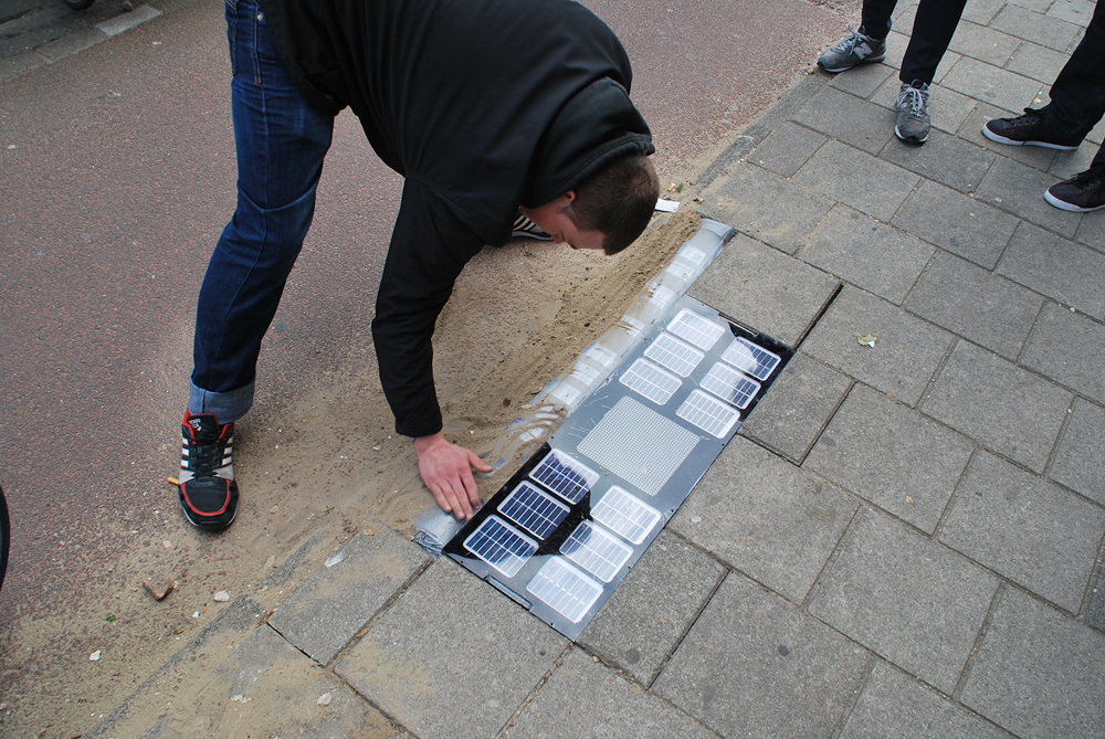 Interactive Street Tile - Citizen Data Lab