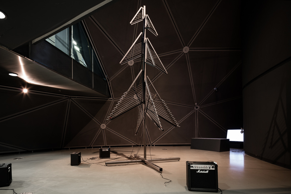 Constantin Luser. Musik zähmt die Bestie, Kunsthaus Graz, Space01 (2016 ...