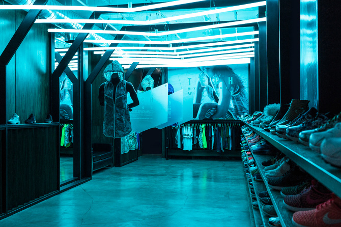 2015 NIKE SPORTSWEAR TECH PACK HYPERFUSE INSTALLATION FOR BLENDS ...