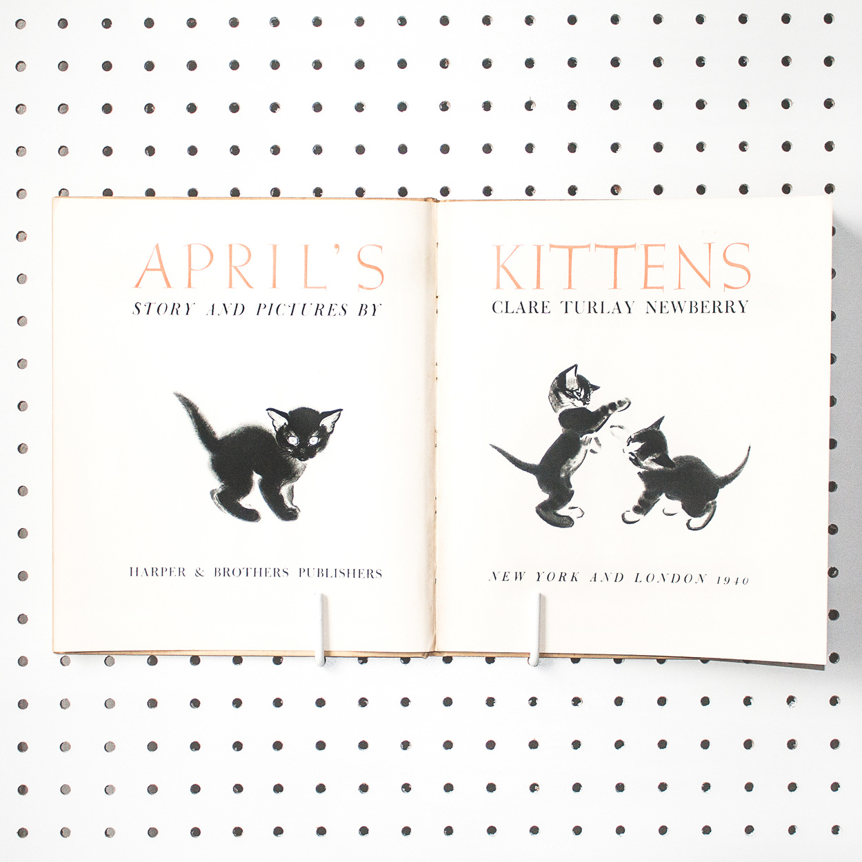"April's Kittens" - Albums & Dessins