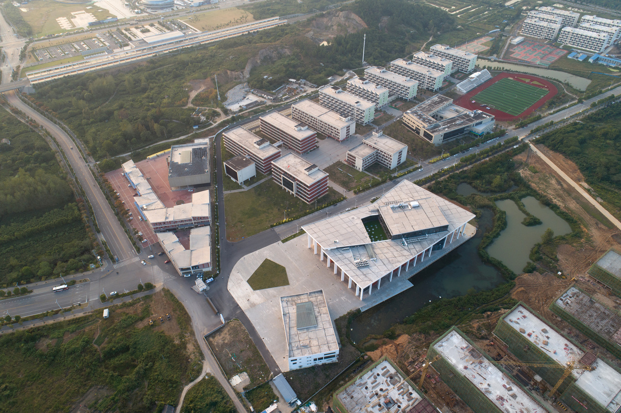 Anhui University of Technology - V1-Studio