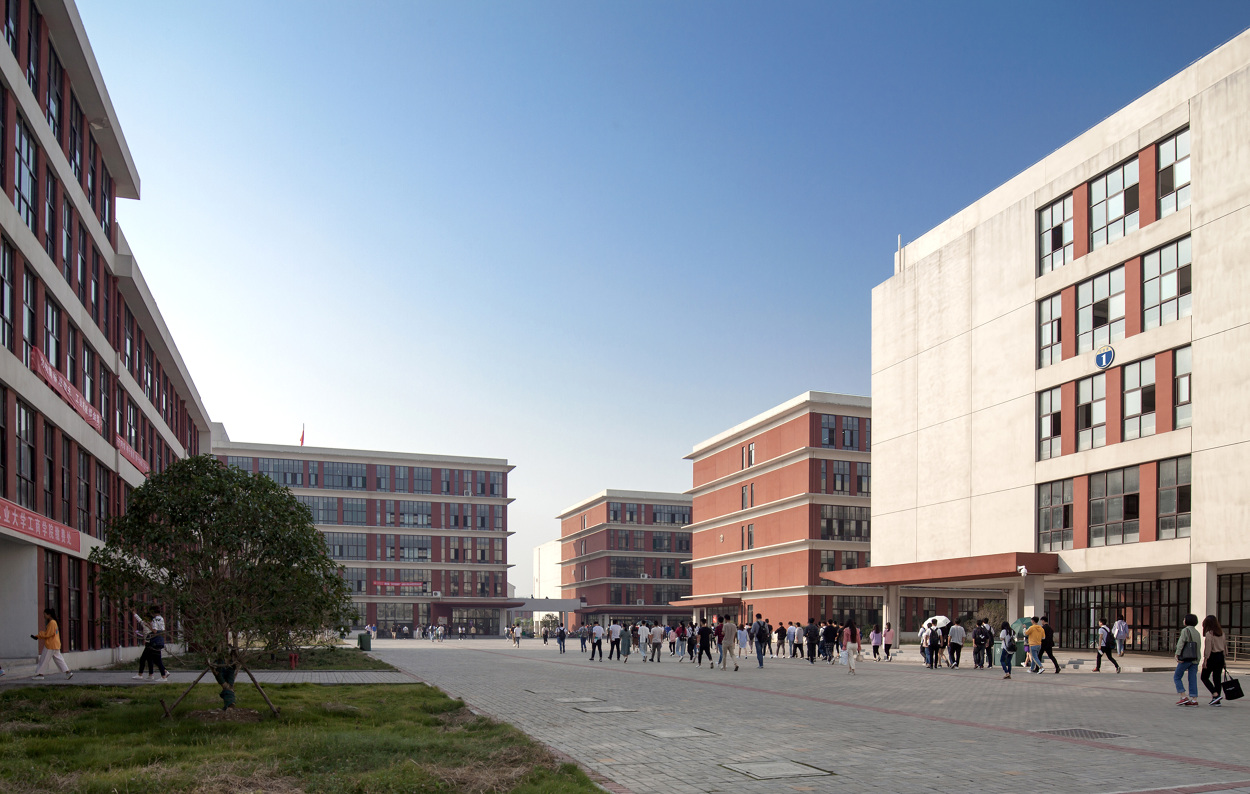 Anhui University of Technology - V1-Studio