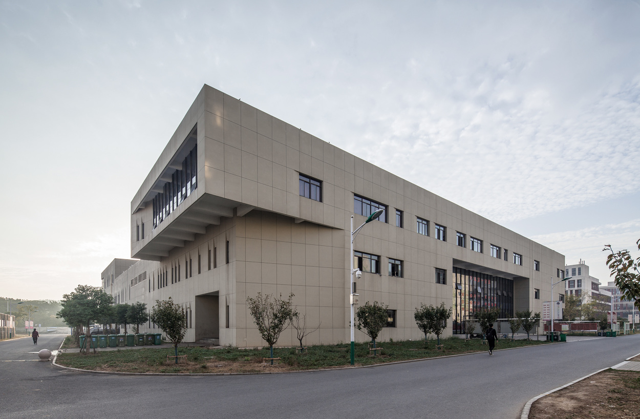 Anhui University of Technology - V1-Studio