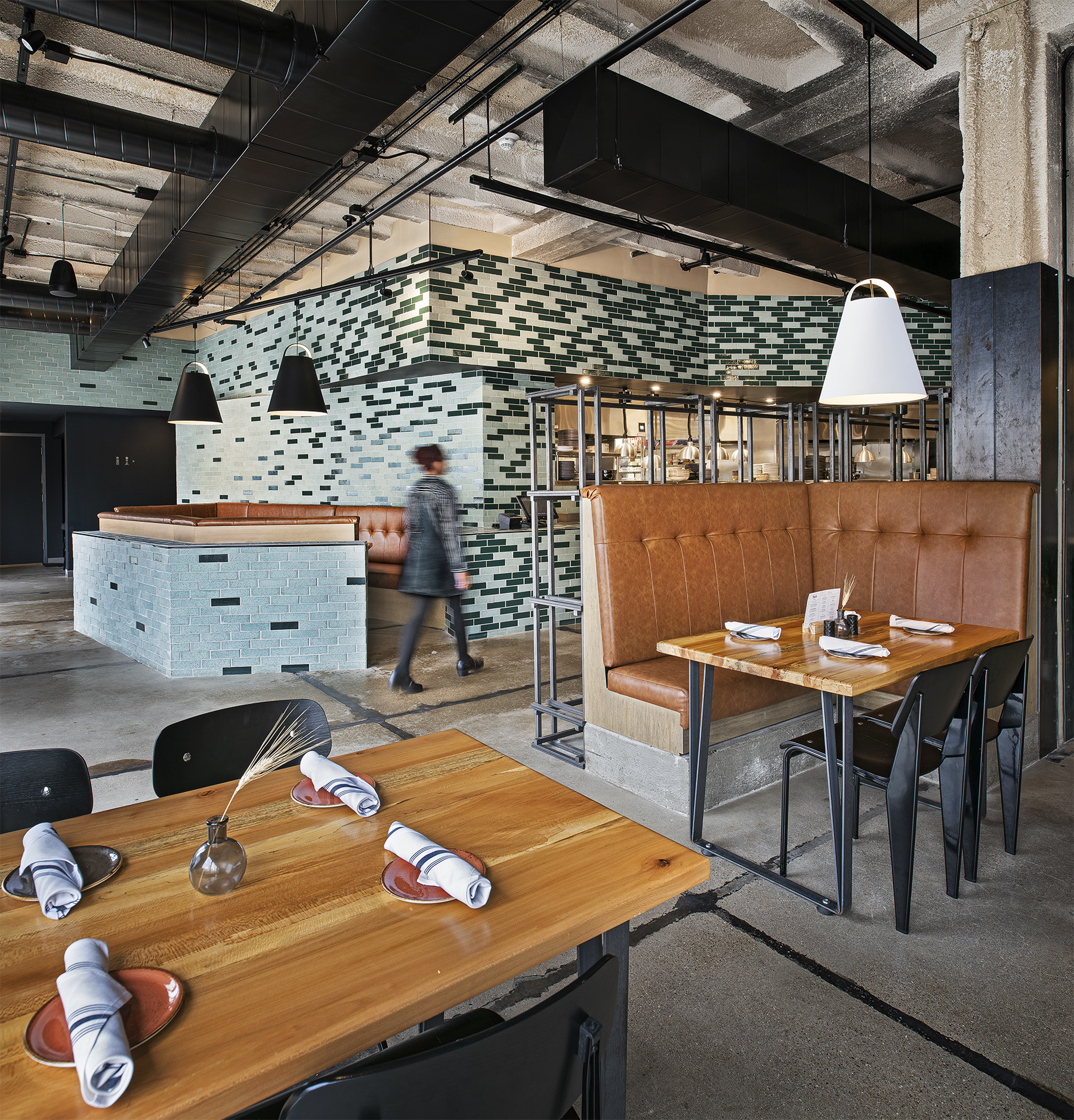 Smith & Co. - V1-Studio