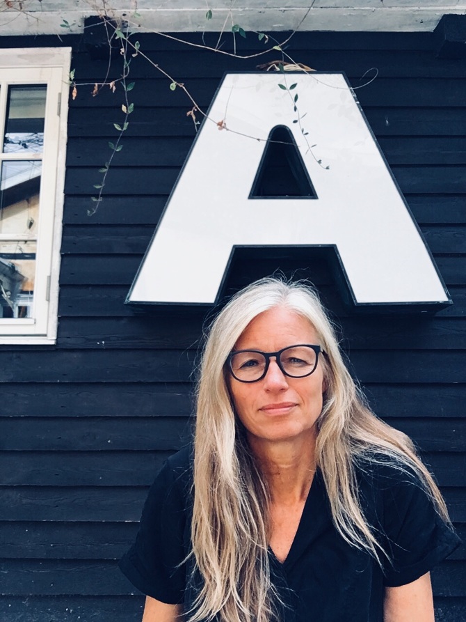 Kontakt og presse - www.hannekvist.dk