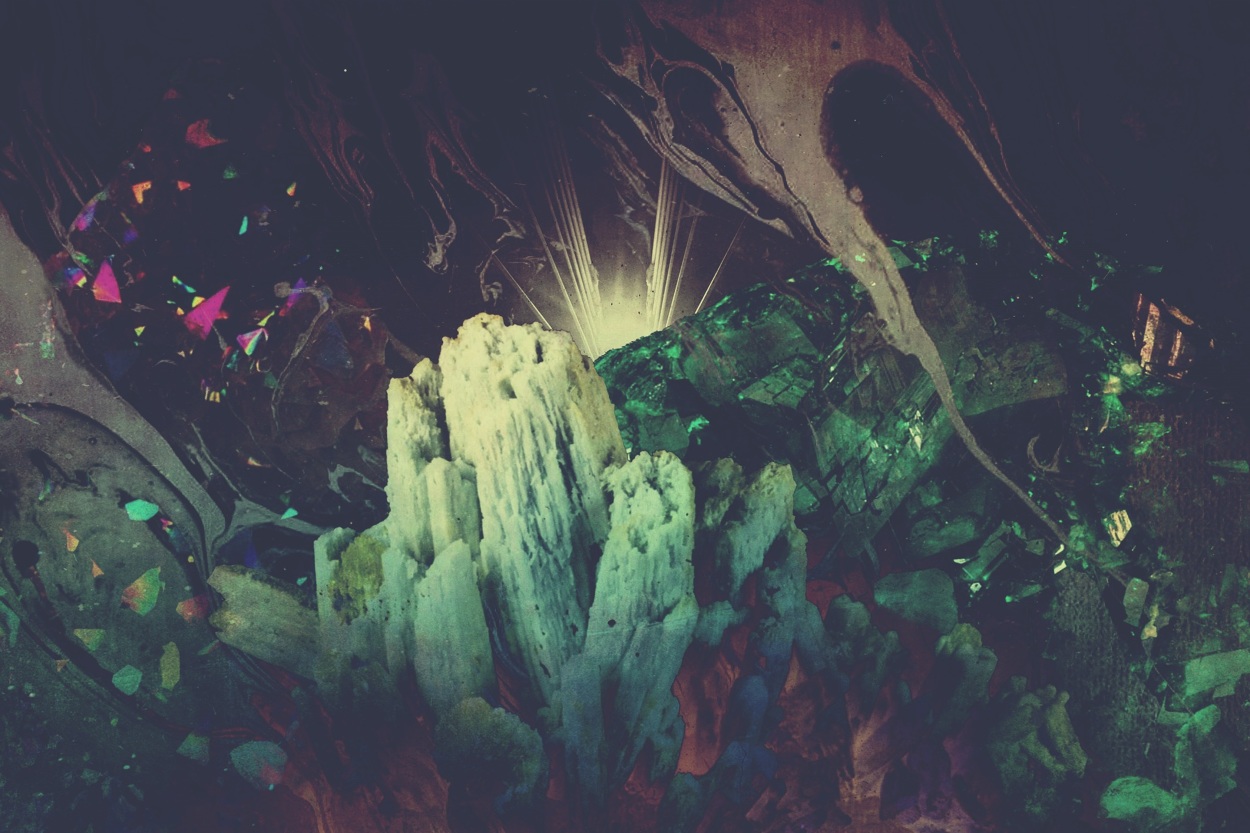 Dim light broken darkness - Sporo