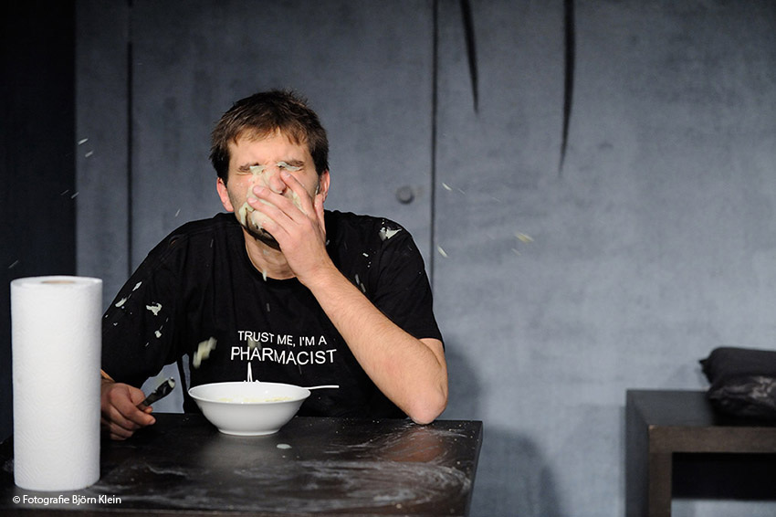 Die Verwandlung - Jenny Wolf Bühnen- und Kostümbildnerin