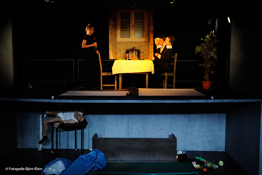 Die Verwandlung - Jenny Wolf Bühnen- und Kostümbildnerin