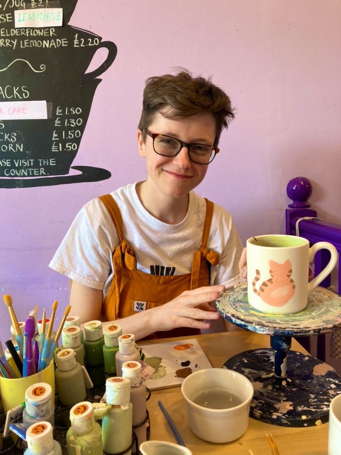 Contact - Lucie Ebrey